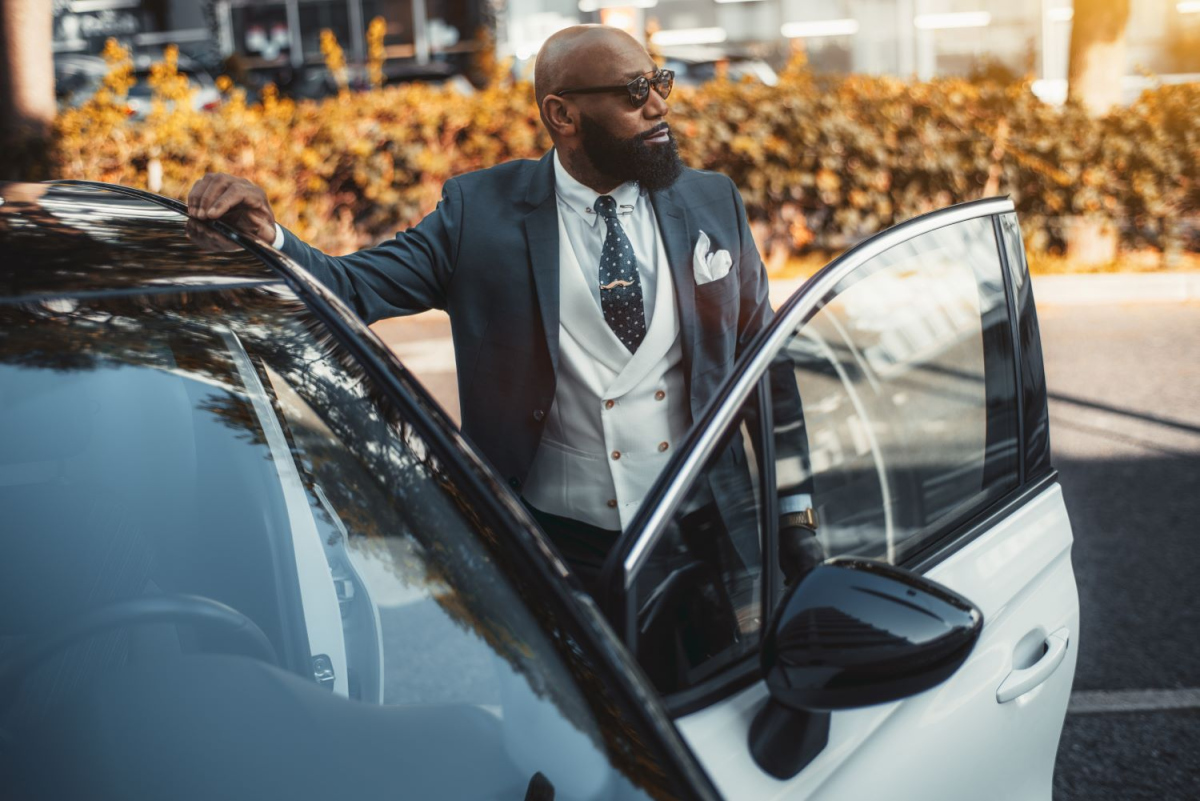 Pourquoi opter pour un service de voiture avec un chauffeur