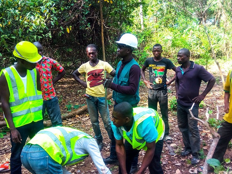 GEOTRAP SARL (GEOPHYSIQUE ET TRAVAUX PUBLICS) - Mines - Exploitations