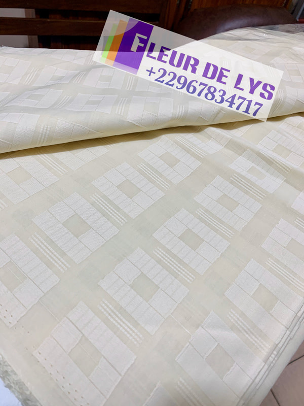 FLEUR DE LYS Bénin:Vêtement, textiles