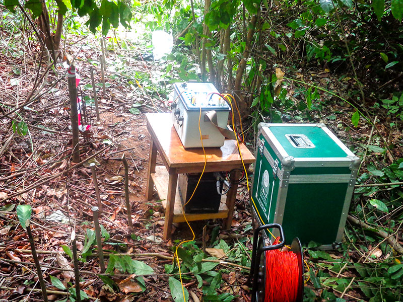 GEOTRAP SARL (GEOPHYSIQUE ET TRAVAUX PUBLICS) - Mines - Exploitations